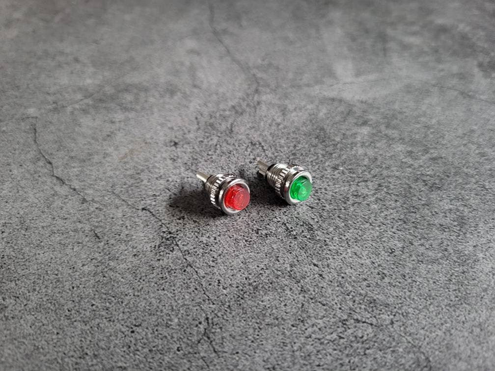8mm Momentary Switch (Red & Green)– The Saber Merchant